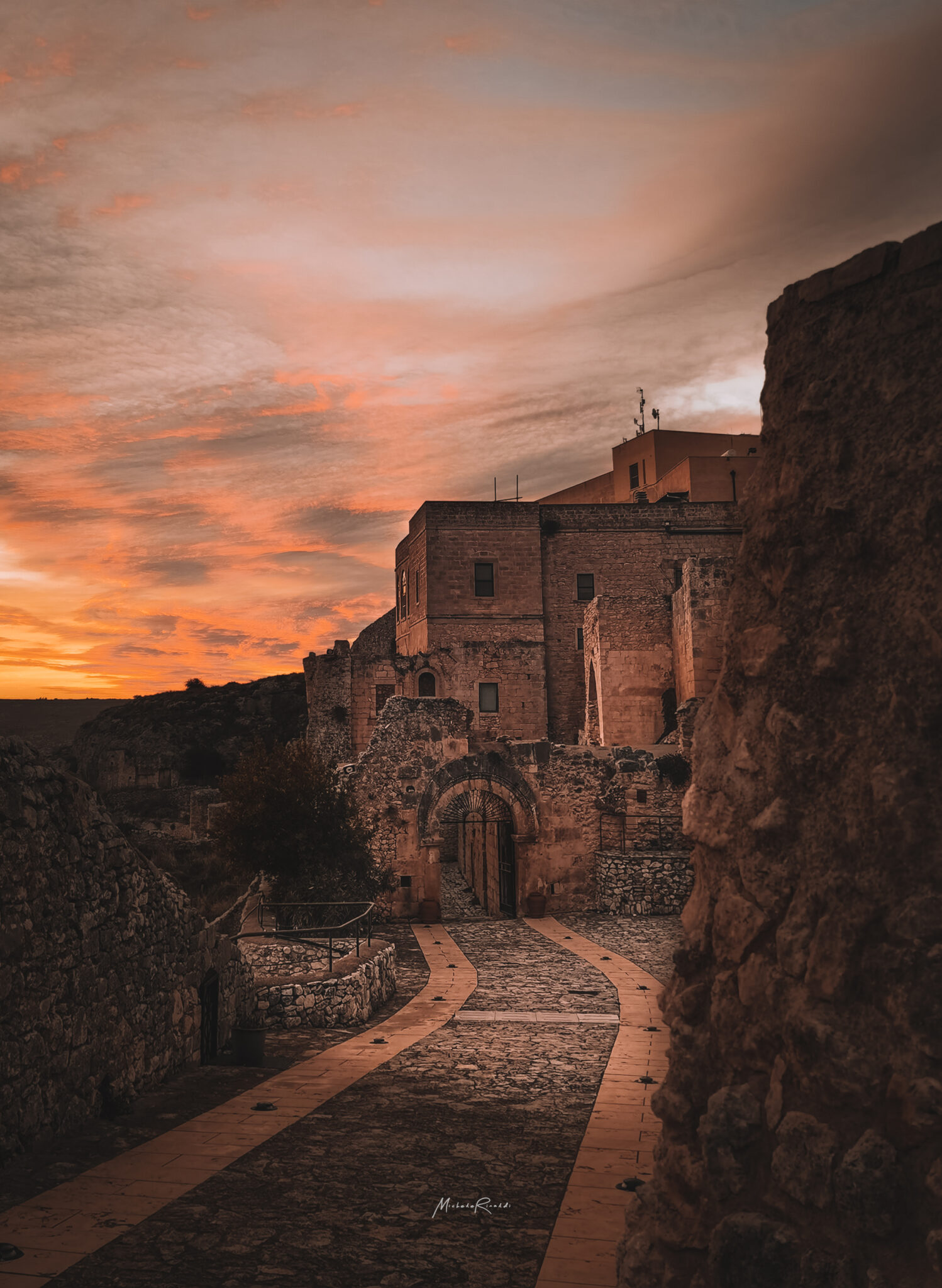 Abbazia di Santa Maria di Pulsano, un luogo solitario custodito tra le ...